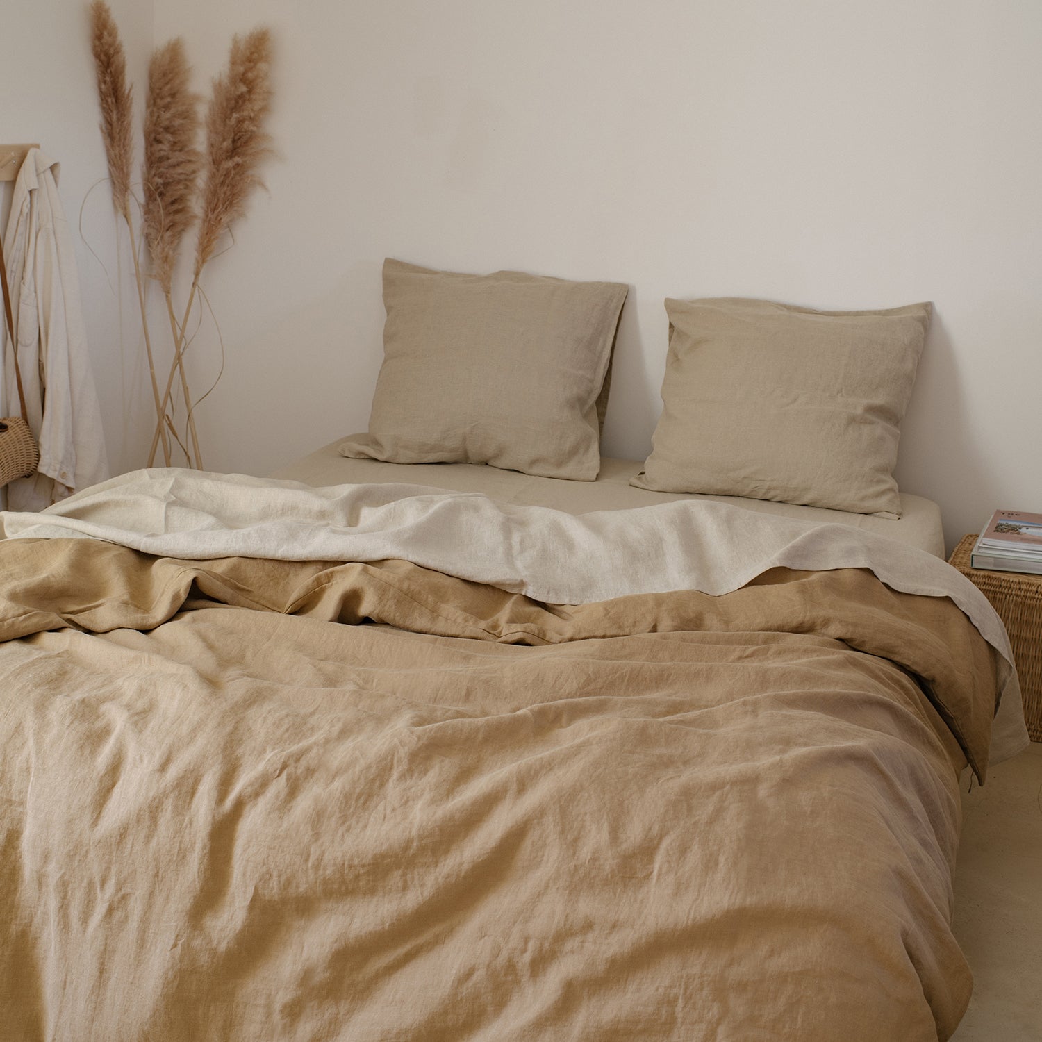 3 Inviting Earth Tone Linen Bedding Color Combos | April Notes