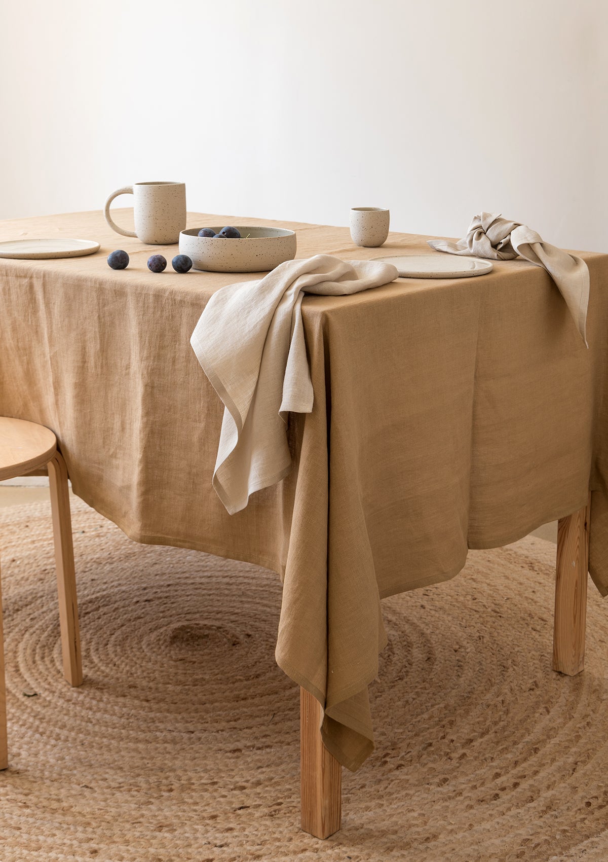 Linen Tablecloths | April Notes